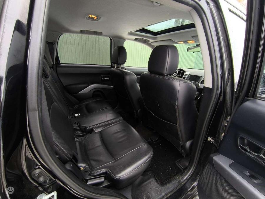 Black Peugeot 4007 2009 in Marijampole, with an engine capacity of 2.18 L and mileage of 309 thousand km for 3550 €, photo 12 on AUTOMOTO.COM.LV