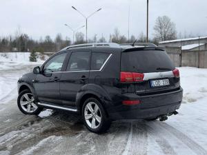 Black Peugeot 4007 2009 in Vilnius, with an engine capacity of 2.18 L and mileage of 301 thousand km for 3450 €, photo 2 on AUTOMOTO.COM.LV