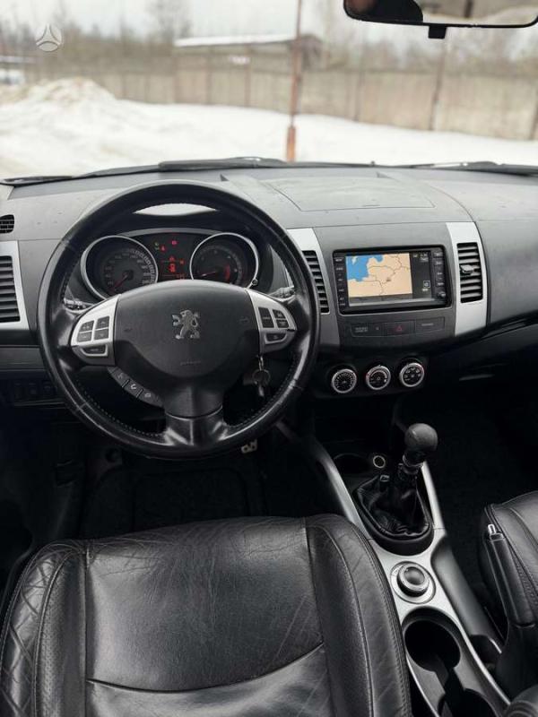 Black Peugeot 4007 2009 in Vilnius, with an engine capacity of 2.18 L and mileage of 301 thousand km for 3450 €, photo 10 on AUTOMOTO.COM.LV