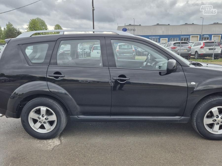 Black Peugeot 4007 2009 in Siauliai, with an engine capacity of 2.20 L and mileage of 262 thousand km for 4250 €, photo 7 on AUTOMOTO.COM.LV