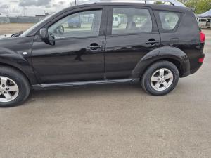 Black Peugeot 4007 2009 in Siauliai, with an engine capacity of 2.20 L and mileage of 262 thousand km for 4250 €, photo 9 on AUTOMOTO.COM.LV