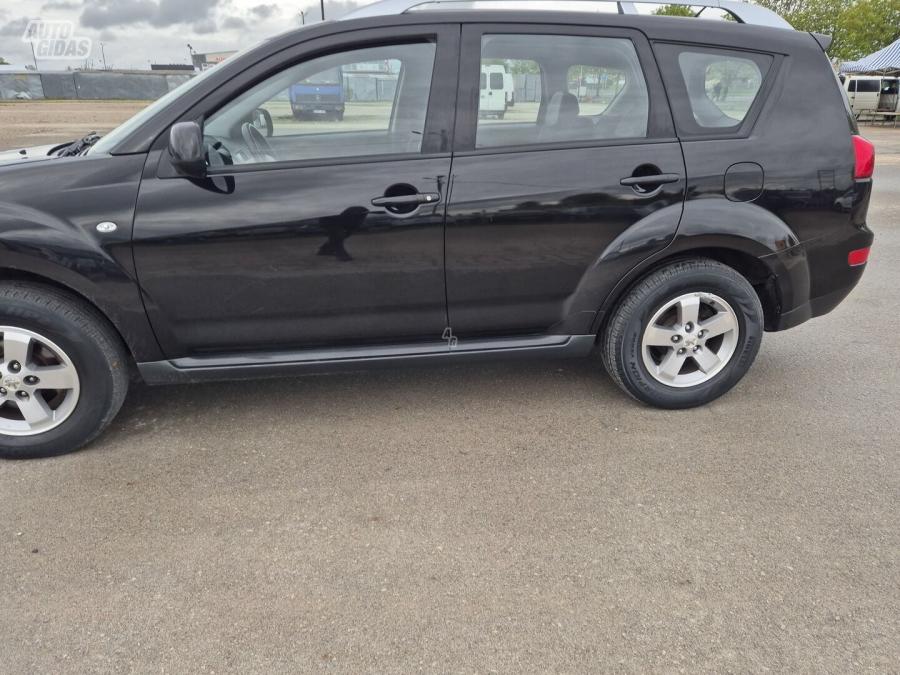 Black Peugeot 4007 2009 in Siauliai, with an engine capacity of 2.20 L and mileage of 262 thousand km for 4250 €, photo 9 on AUTOMOTO.COM.LV