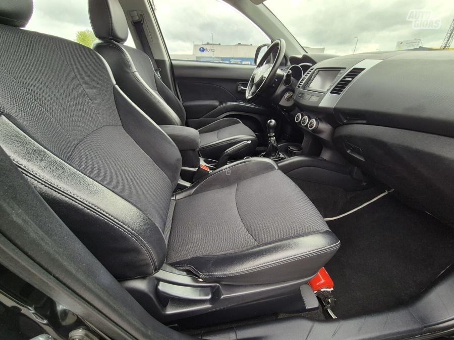 Black Peugeot 4007 2009 in Siauliai, with an engine capacity of 2.20 L and mileage of 262 thousand km for 4250 €, photo 19 on AUTOMOTO.COM.LV