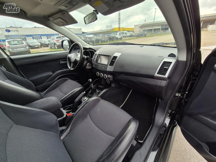 Black Peugeot 4007 2009 in Siauliai, with an engine capacity of 2.20 L and mileage of 262 thousand km for 4250 €, photo 23 on AUTOMOTO.COM.LV