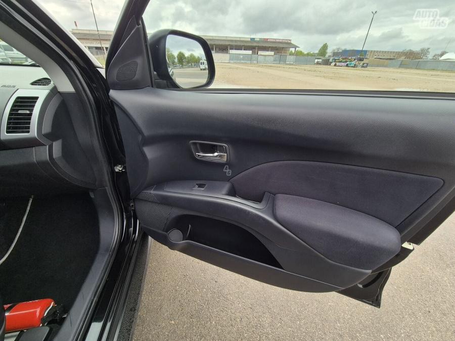 Black Peugeot 4007 2009 in Siauliai, with an engine capacity of 2.20 L and mileage of 262 thousand km for 4250 €, photo 24 on AUTOMOTO.COM.LV
