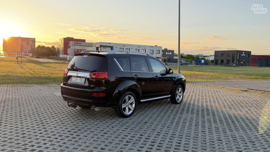 Black Peugeot 4007 2009 in Siauliai, with an engine capacity of 2.20 L and mileage of 299 thousand km for 2950 €, photo 6 on AUTOMOTO.COM.LV