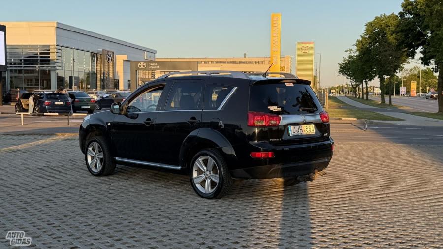 Black Peugeot 4007 2009 in Siauliai, with an engine capacity of 2.20 L and mileage of 299 thousand km for 2950 €, photo 7 on AUTOMOTO.COM.LV