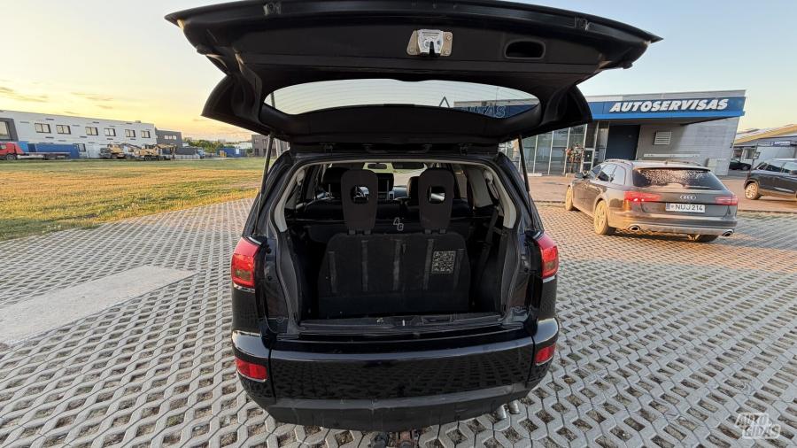 Black Peugeot 4007 2009 in Siauliai, with an engine capacity of 2.20 L and mileage of 299 thousand km for 2950 €, photo 15 on AUTOMOTO.COM.LV