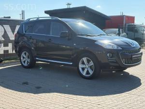 Black Peugeot 4007 2009 in Liepaja, with an engine capacity of 2.20 L and mileage of 347 thousand km for 2850 €, photo 3 on AUTOMOTO.COM.LV