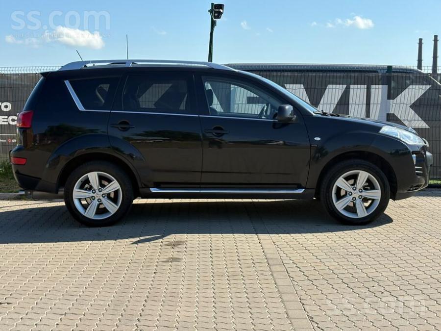Black Peugeot 4007 2009 in Liepaja, with an engine capacity of 2.20 L and mileage of 347 thousand km for 2850 €, photo 4 on AUTOMOTO.COM.LV