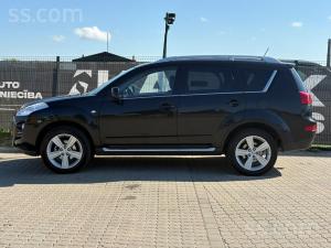 Black Peugeot 4007 2009 in Liepaja, with an engine capacity of 2.20 L and mileage of 347 thousand km for 2850 €, photo 8 on AUTOMOTO.COM.LV