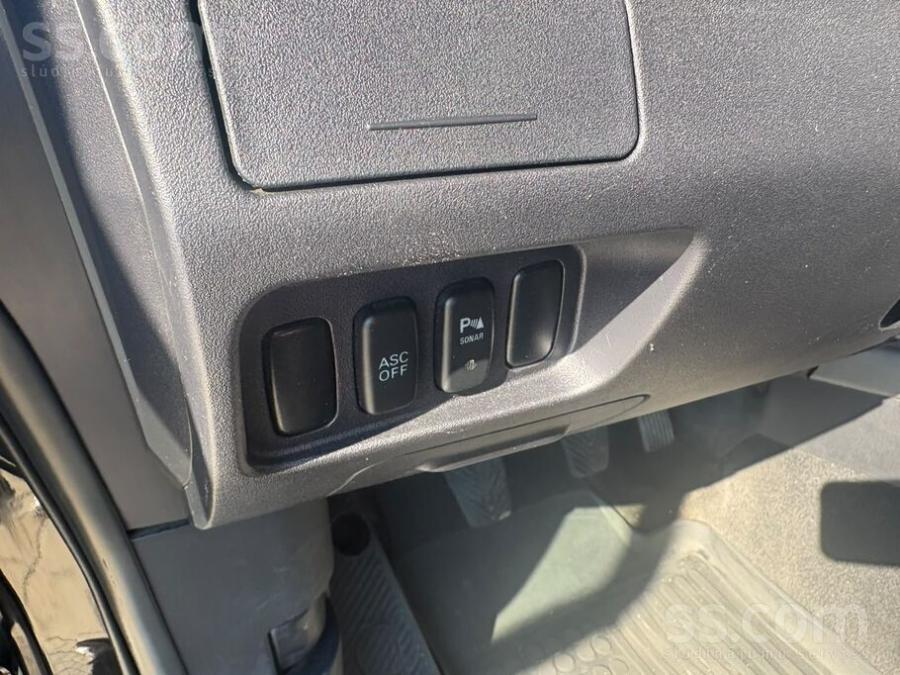 Black Peugeot 4007 2009 in Liepaja, with an engine capacity of 2.20 L and mileage of 347 thousand km for 2850 €, photo 13 on AUTOMOTO.COM.LV