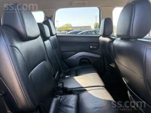 Black Peugeot 4007 2009 in Liepaja, with an engine capacity of 2.20 L and mileage of 347 thousand km for 2850 €, photo 24 on AUTOMOTO.COM.LV