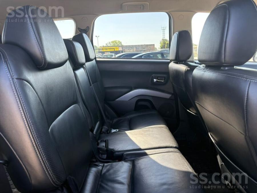 Black Peugeot 4007 2009 in Liepaja, with an engine capacity of 2.20 L and mileage of 347 thousand km for 2850 €, photo 24 on AUTOMOTO.COM.LV