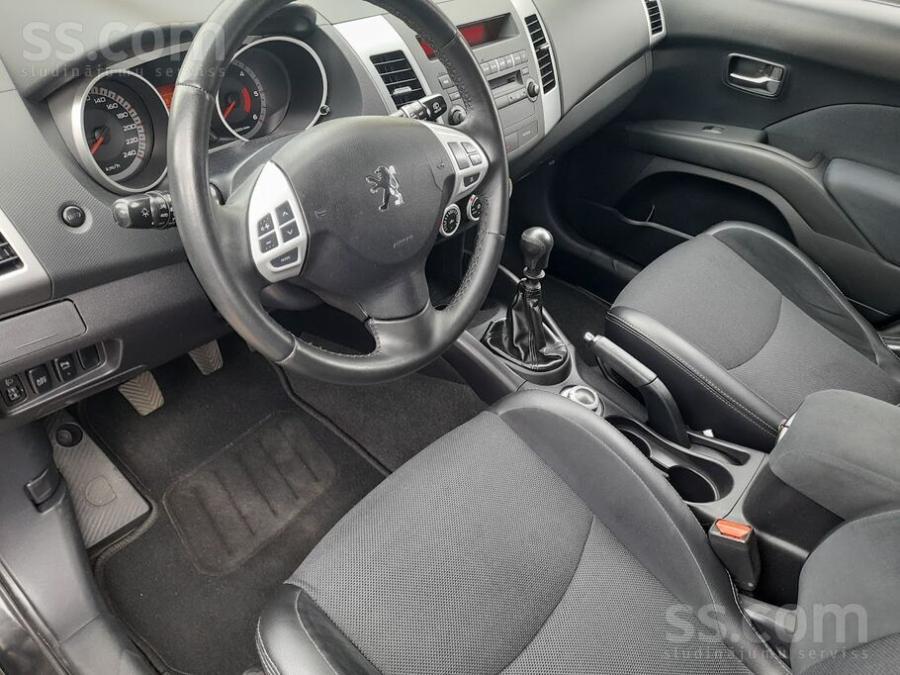 Melns Peugeot 4007 2009 Daugavpils, ar dzinēja tilpumu 2.20 L un nobraukumu 260 tūkst. km par 4990 €, foto 9 vietnē AUTOMOTO.COM.LV