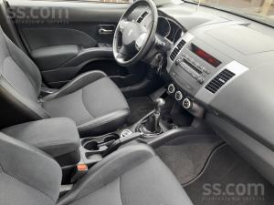 Melns Peugeot 4007 2009 Daugavpils, ar dzinēja tilpumu 2.20 L un nobraukumu 260 tūkst. km par 4990 €, foto 10 vietnē AUTOMOTO.COM.LV