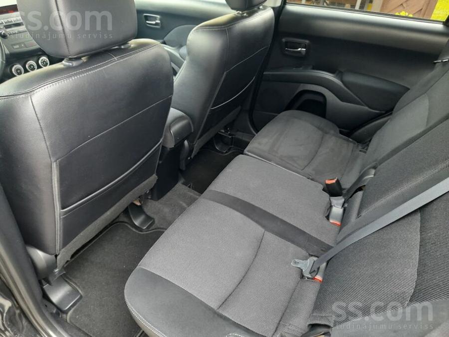 Melns Peugeot 4007 2009 Daugavpils, ar dzinēja tilpumu 2.20 L un nobraukumu 260 tūkst. km par 4990 €, foto 13 vietnē AUTOMOTO.COM.LV