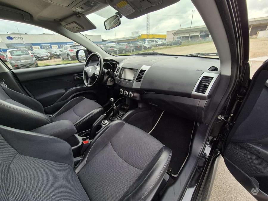 Melns Peugeot 4007 2009 Šauļi, ar dzinēja tilpumu 2.20 L un nobraukumu 262 tūkst. km par 4250 €, foto 14 vietnē AUTOMOTO.COM.LV