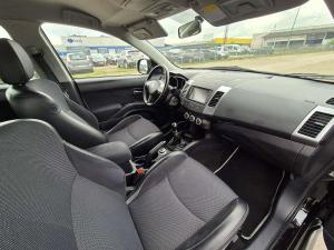 Melns Peugeot 4007 2009 Šauļi, ar dzinēja tilpumu 2.20 L un nobraukumu 262 tūkst. km par 4250 €, foto 15 vietnē AUTOMOTO.COM.LV