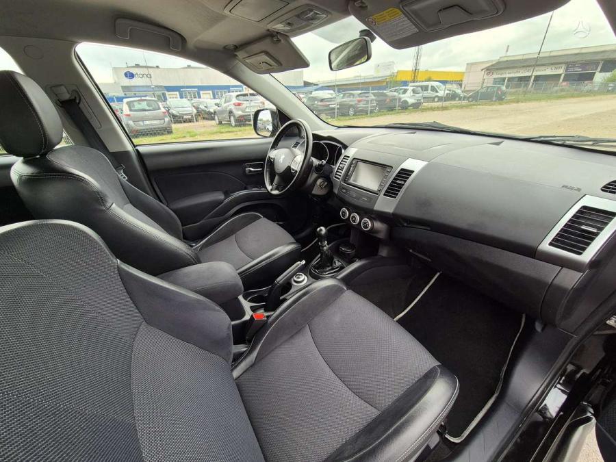 Melns Peugeot 4007 2009 Šauļi, ar dzinēja tilpumu 2.20 L un nobraukumu 262 tūkst. km par 4250 €, foto 15 vietnē AUTOMOTO.COM.LV