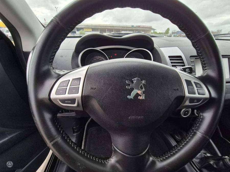 Melns Peugeot 4007 2009 Šauļi, ar dzinēja tilpumu 2.20 L un nobraukumu 262 tūkst. km par 4250 €, foto 27 vietnē AUTOMOTO.COM.LV