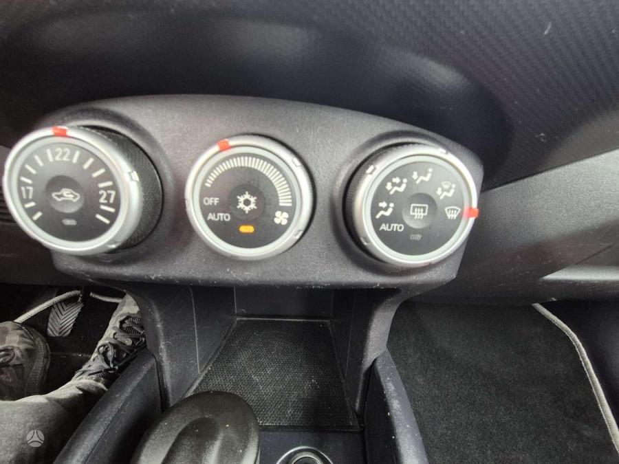 Melns Peugeot 4007 2009 Šauļi, ar dzinēja tilpumu 2.20 L un nobraukumu 262 tūkst. km par 4250 €, foto 34 vietnē AUTOMOTO.COM.LV