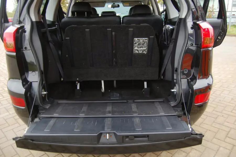 Melns Peugeot 4007 2009 Jēkabpils, ar dzinēja tilpumu 2.20 L un nobraukumu 247 tūkst. km par 5700 €, foto 13 vietnē AUTOMOTO.COM.LV