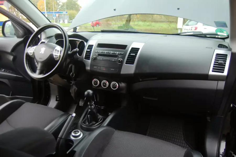 Melns Peugeot 4007 2009 Jēkabpils, ar dzinēja tilpumu 2.20 L un nobraukumu 247 tūkst. km par 5700 €, foto 19 vietnē AUTOMOTO.COM.LV