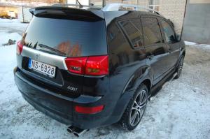 Black Peugeot 4007 2009 in Jekabpils, with an engine capacity of 2.20 L and mileage of 214 thousand km for 6790 €, photo 8 on AUTOMOTO.COM.LV