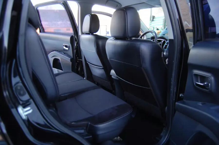 Black Peugeot 4007 2009 in Jekabpils, with an engine capacity of 2.20 L and mileage of 214 thousand km for 6790 €, photo 14 on AUTOMOTO.COM.LV
