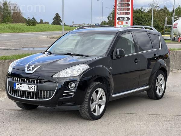 Black Peugeot 4007 2010 in Jekabpils, with an engine capacity of 2.20 L and mileage of 281 thousand km for 6490 €, photo 3 on AUTOMOTO.COM.LV