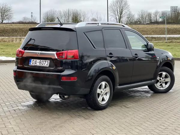 Black Peugeot 4007 2010 in Jekabpils, with an engine capacity of 2.20 L and mileage of 230 thousand km for 6800 €, photo 2 on AUTOMOTO.COM.LV