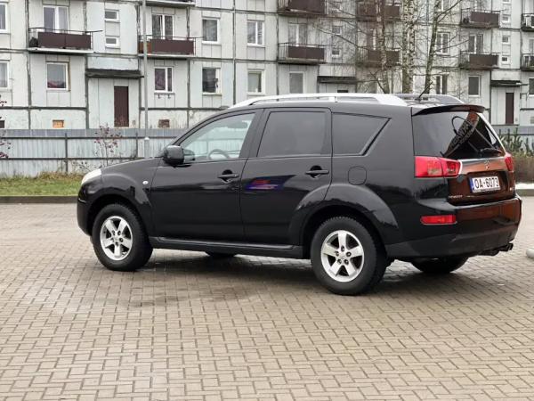 Black Peugeot 4007 2010 in Jekabpils, with an engine capacity of 2.20 L and mileage of 230 thousand km for 6800 €, photo 10 on AUTOMOTO.COM.LV