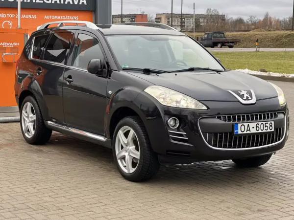 Black Peugeot 4007 2010 in Jekabpils, with an engine capacity of 2.20 L and mileage of 252 thousand km for 6800 €, photo 5 on AUTOMOTO.COM.LV
