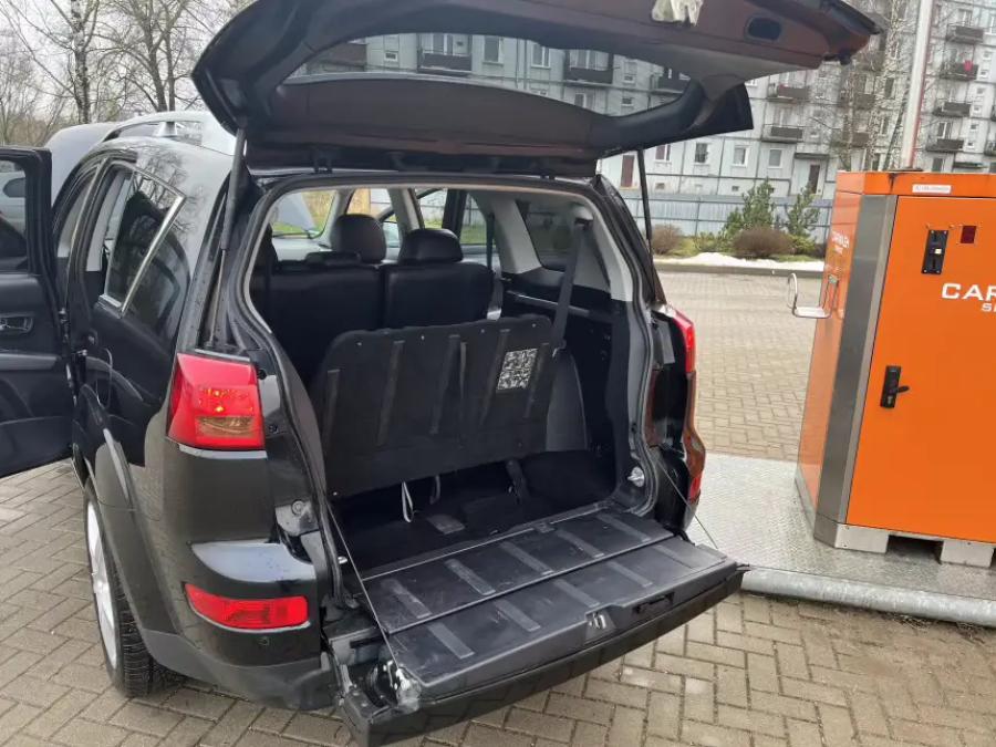 Черный Пежо 4007 2010 в Екабпилс, объемом двигателя 2.20 л и пробегом 252 тыс. км за 6800 €, фото 12 на AUTOMOTO.COM.LV