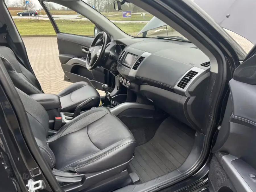 Черный Пежо 4007 2010 в Екабпилс, объемом двигателя 2.20 л и пробегом 252 тыс. км за 6800 €, фото 13 на AUTOMOTO.COM.LV