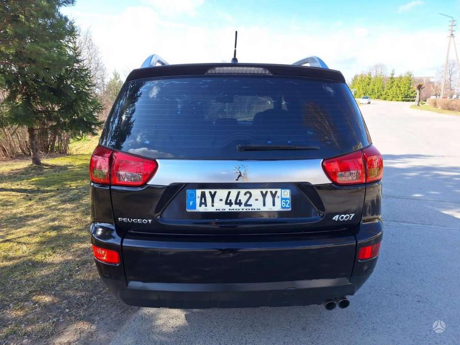 Melns Peugeot 4007 2010 Kelmė, ar dzinēja tilpumu 2.20 L un nobraukumu 210 tūkst. km par 3900 €, foto 4 vietnē AUTOMOTO.COM.LV