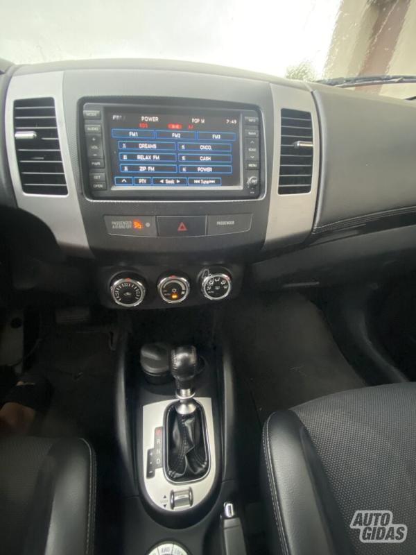 Melns Peugeot 4007 2011 Viļņa, ar dzinēja tilpumu 2.20 L un nobraukumu 297 tūkst. km par 2000 €, foto 6 vietnē AUTOMOTO.COM.LV