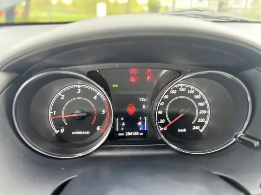 Melns Peugeot 4007 2011 Jēkabpils, ar dzinēja tilpumu 2.20 L un nobraukumu 282 tūkst. km par 6700 €, foto 22 vietnē AUTOMOTO.COM.LV