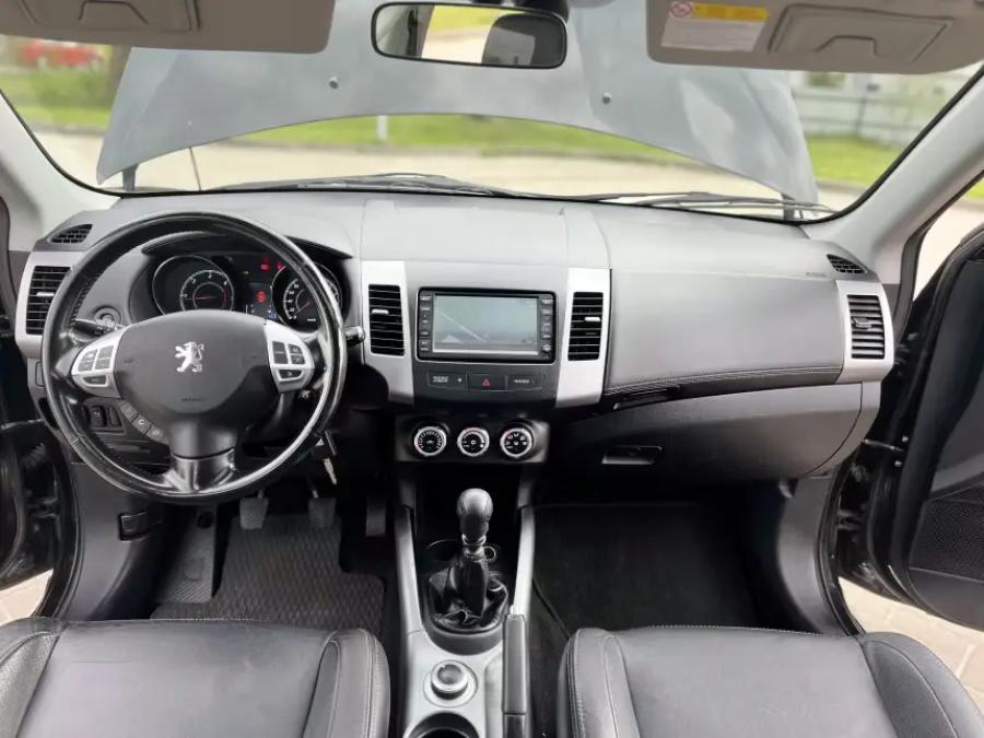 Melns Peugeot 4007 2011 Jēkabpils, ar dzinēja tilpumu 2.20 L un nobraukumu 282 tūkst. km par 6700 €, foto 27 vietnē AUTOMOTO.COM.LV