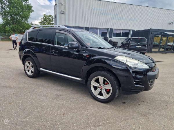 Black Peugeot 4007 2011 in Ukmerge, with an engine capacity of 2.18 L and mileage of 240 thousand km for 3550 €, photo 4 on AUTOMOTO.COM.LV