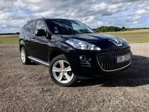 Black Peugeot 4007 2011 in Talsi, with an engine capacity of 2.20 L and mileage of 216 thousand km for 7999 €, photo 1 on AUTOMOTO.COM.LV