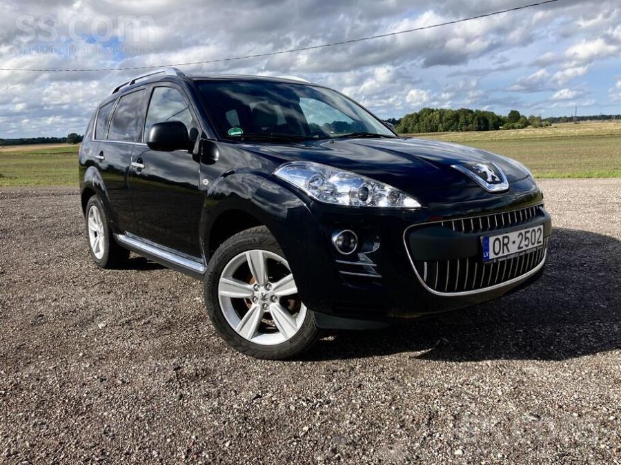 Black Peugeot 4007 2011 in Talsi, with an engine capacity of 2.20 L and mileage of 216 thousand km for 7999 €, photo 1 on AUTOMOTO.COM.LV