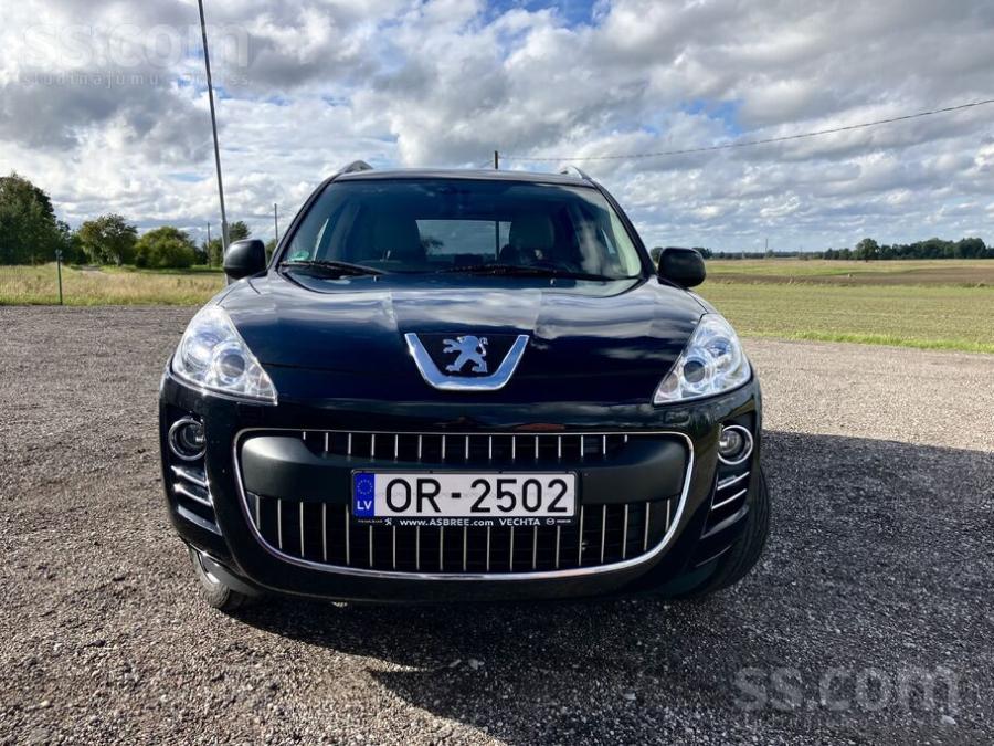 Black Peugeot 4007 2011 in Talsi, with an engine capacity of 2.20 L and mileage of 216 thousand km for 7999 €, photo 9 on AUTOMOTO.COM.LV