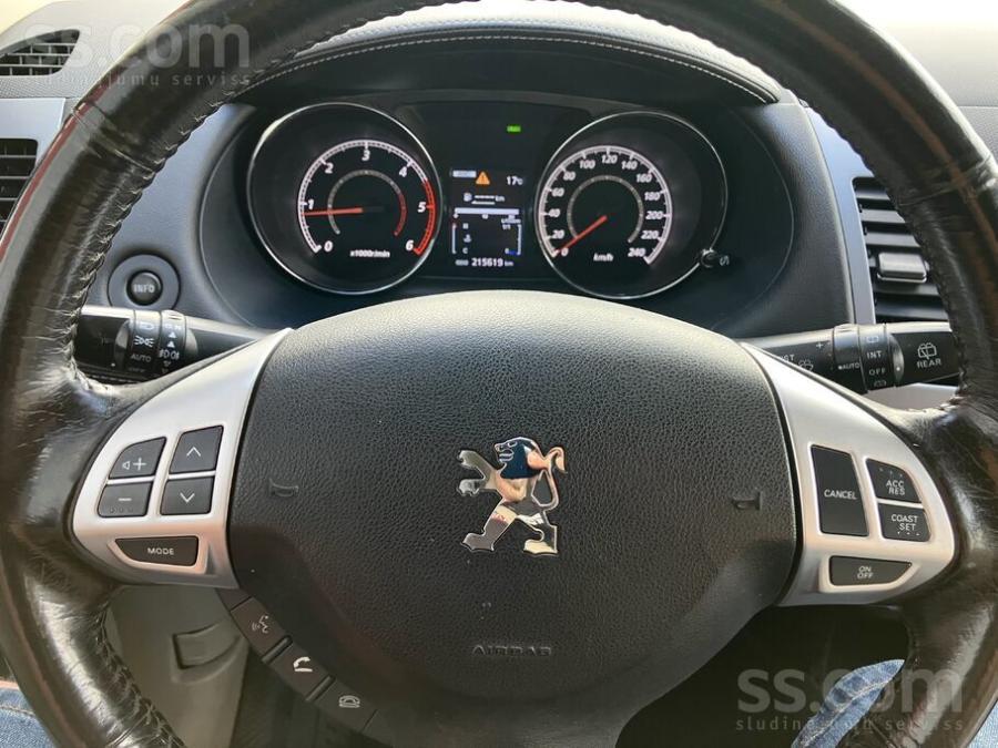 Black Peugeot 4007 2011 in Talsi, with an engine capacity of 2.20 L and mileage of 216 thousand km for 7999 €, photo 11 on AUTOMOTO.COM.LV