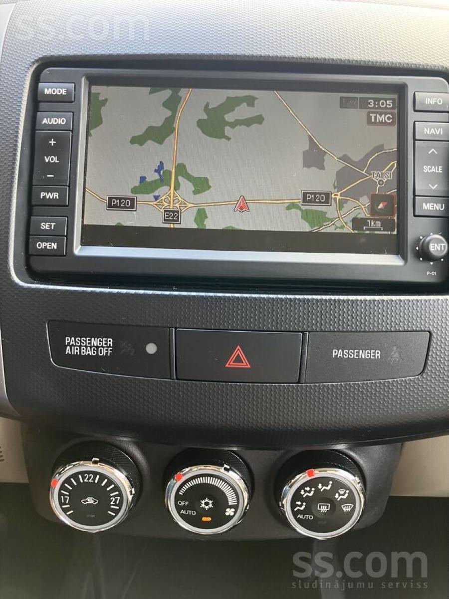 Black Peugeot 4007 2011 in Talsi, with an engine capacity of 2.20 L and mileage of 216 thousand km for 7999 €, photo 12 on AUTOMOTO.COM.LV
