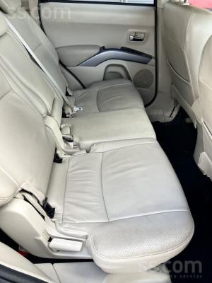 Black Peugeot 4007 2011 in Talsi, with an engine capacity of 2.20 L and mileage of 216 thousand km for 7999 €, photo 21 on AUTOMOTO.COM.LV