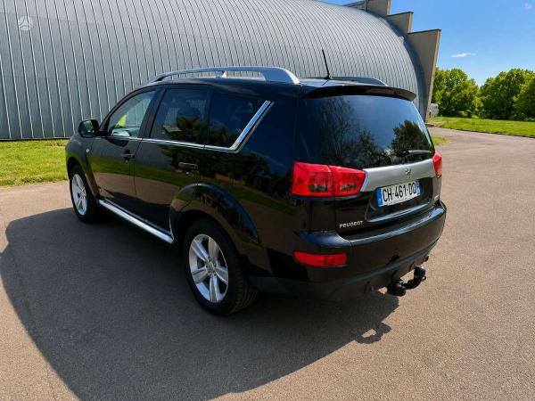 Melns Peugeot 4007 2012 Tauragė, ar dzinēja tilpumu 2.20 L un nobraukumu 302 tūkst. km par 4500 €, foto 3 vietnē AUTOMOTO.COM.LV