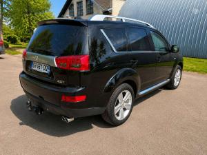 Melns Peugeot 4007 2012 Tauragė, ar dzinēja tilpumu 2.20 L un nobraukumu 302 tūkst. km par 4500 €, foto 5 vietnē AUTOMOTO.COM.LV