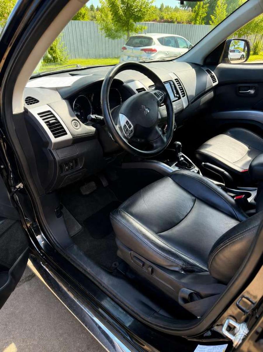 Melns Peugeot 4007 2012 Tauragė, ar dzinēja tilpumu 2.20 L un nobraukumu 302 tūkst. km par 4500 €, foto 7 vietnē AUTOMOTO.COM.LV